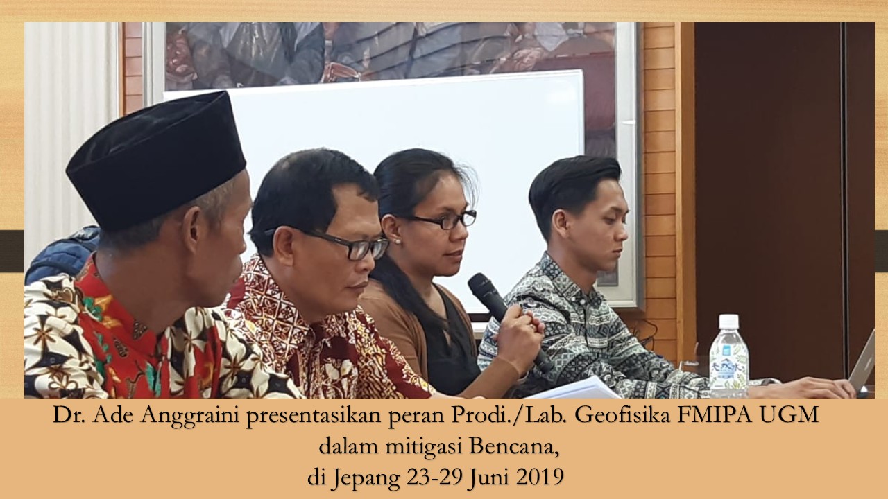 Staf FMIPA UGM bersamai 3 kepala sekolah SD lereng Gunung Merapi untuk ...