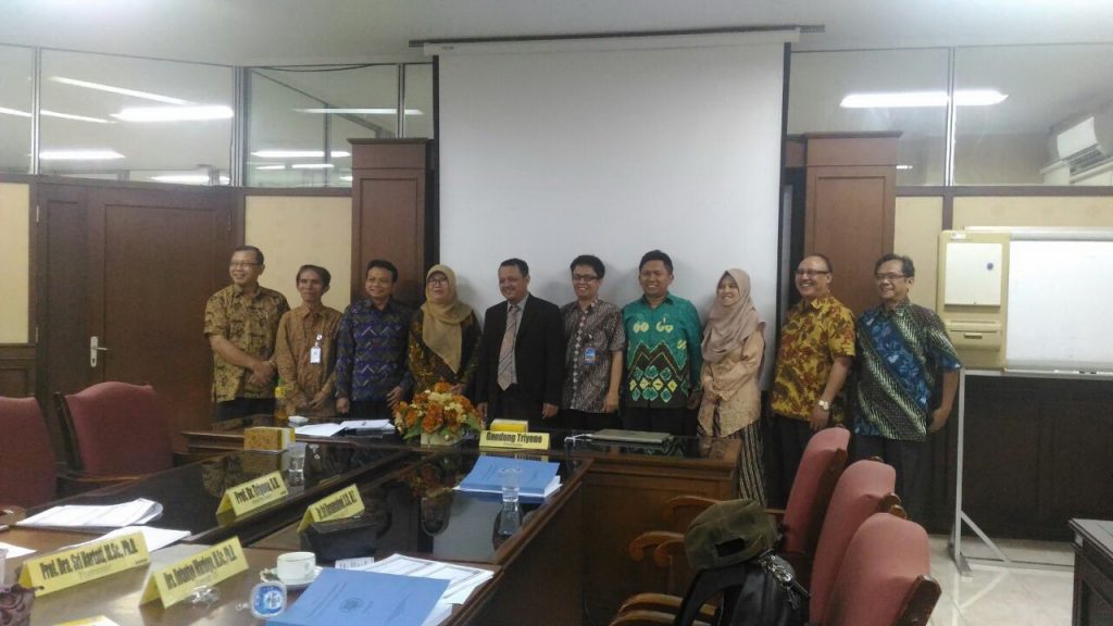 Gandung Triyono, S.Kom., M.Kom. Lulus Ujian Tertutup Program Doktor ...